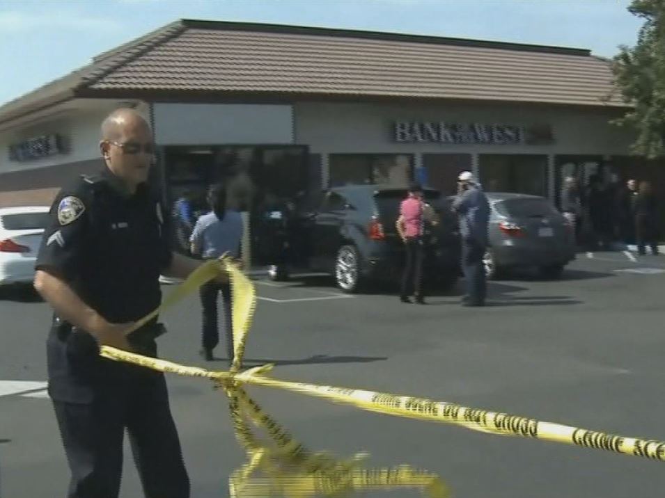 Stockton police offer $10k reward for 4th suspect in bank robbery ...