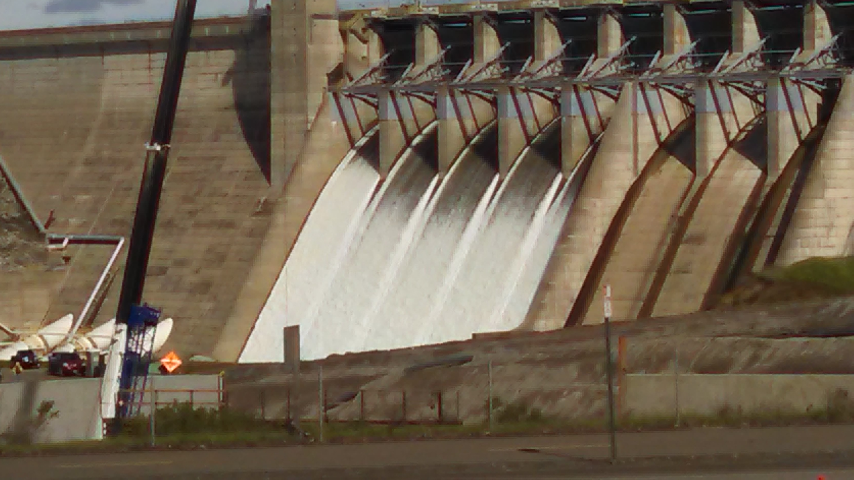 5 gates open at Folsom Dam | abc10.com