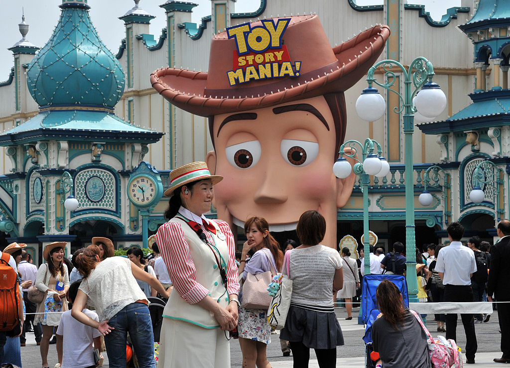 Disney debuts new MaxPass program | abc10.com